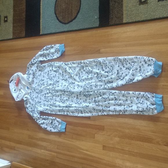 Disney | Intimates & Sleepwear | Disney Frozen Olaf Pajamas | Poshmark